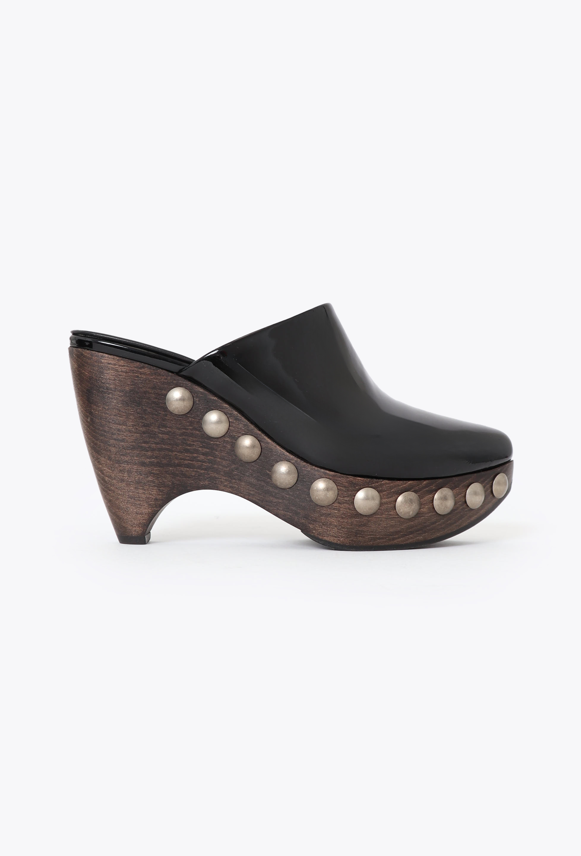 S/S 2022 Patent Studded Clogs - Alaïa | ReSee